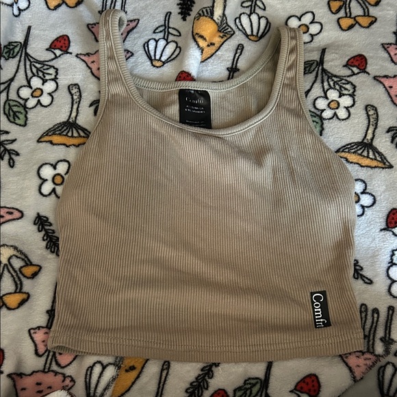 Comfrt | Tops | Comfin Beige Ribbed Tank Top | Poshmark